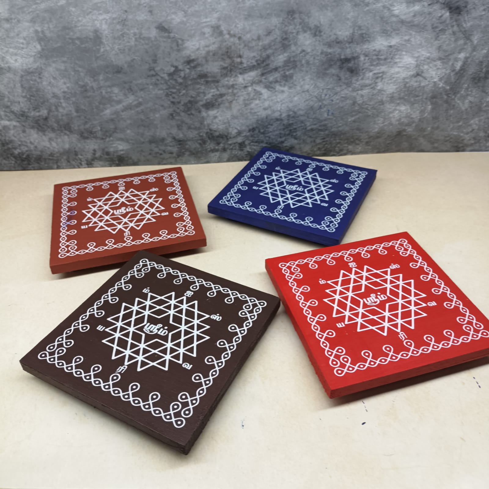 Wooden Kolam Manai - AK05 – Decor Duniya